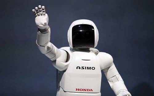 Robot ASIMO De Honda Jugando A La Pelota IntelDig